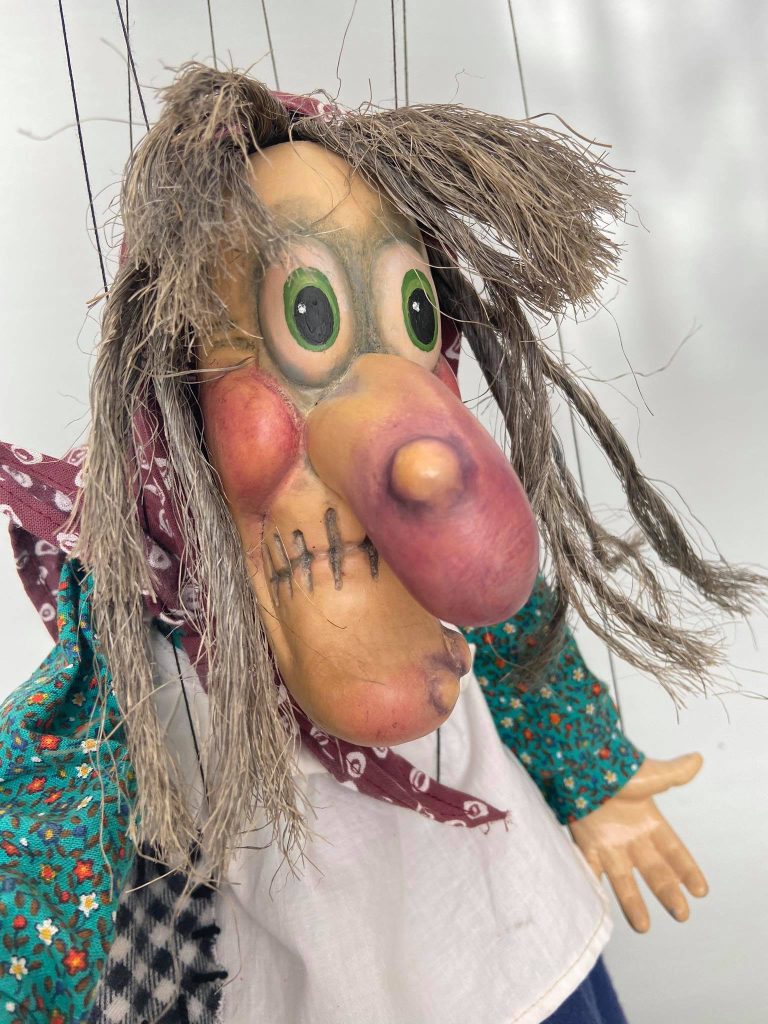Spellbinding Witch - Enchantress Puppet | AxaMarionettes